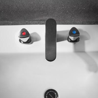 Cina La piattaforma diffusa di Chrome del rubinetto del bagno di due maniglie ha montato in vendita