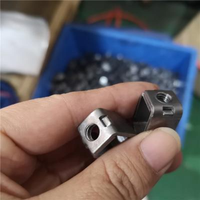 Cina Stampo per stampaggio di metalli personalizzato per il bloccaggio terminale di punzonatura di formatura di metalli in vendita
