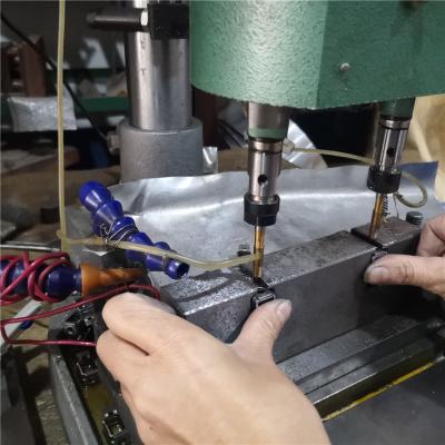 Cina Stampo per stampaggio di metalli personalizzato per il bloccaggio terminale di punzonatura di formatura di metalli in vendita