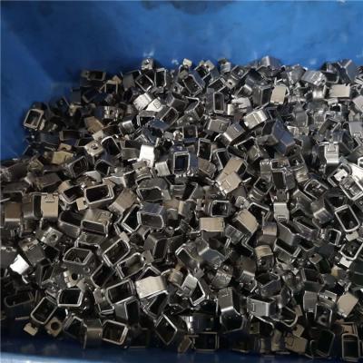 Cina Stampo per stampaggio di metalli personalizzato per il bloccaggio terminale di punzonatura di formatura di metalli in vendita