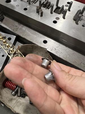 Cina Forme a stampo metalliche professionali per il processo CNC con spessore di 1,5 mm in vendita