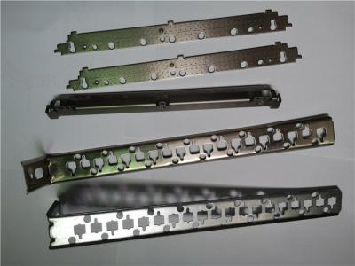 中国 精密ハードウェア付属品のための進歩的な薄板金の押すダイス 販売のため