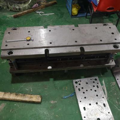 Cina Flat Stamped Terminal Strips. Battery Welding Tabs per lo stoccaggio di energia e elettronica. in vendita