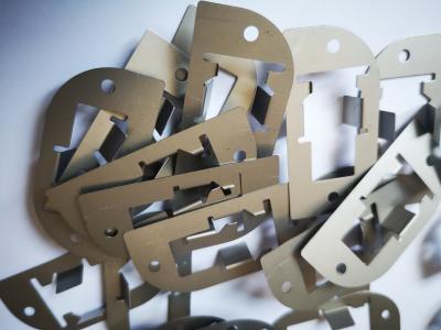 중국 맞춤형 터미널 하드웨어 스탬핑 부품 – 정밀 엔지니어링, 강력한 재료, 빠른 생산, 다용도 사용 판매용