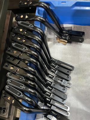 중국 일반적인 기능: 0.1mm ~ 5mm 두께 범위의 판금 스탬핑 다이 판매용