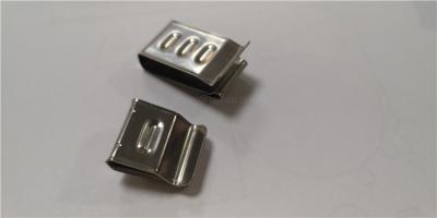 China Metal de anodização da precisão que carimba para SS 304 o grampo de 412 cabos à venda