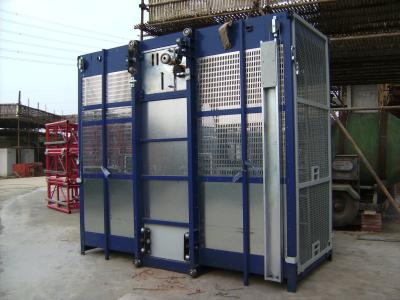 Cina SC200 blu/200 personale gemellati della gabbia 3200kg sollevano ed il materiale alza per i pozzi di estrazione mineraria in vendita
