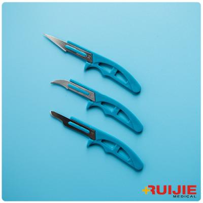 China Surgical blade stainless or carbon  steel various specification sterile surgical blade with Holster for sale
