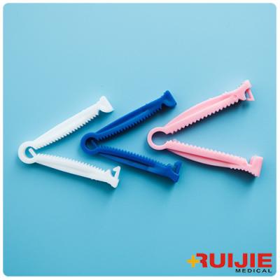 China Disposable Medical supplies white blue pink colors  PE plastic one pin/two pins Umbilical Cord Clamp for sale