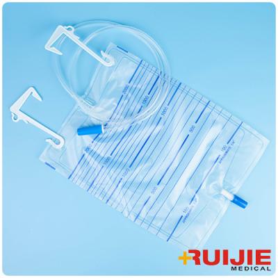 China urine bag PVC material pediatric 2000ml Medical Disposable Urine Drainage Bag with Hangers for sale