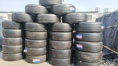 China 65R22.5-20PR Light Truck Tyres Energy Saving 22.5 Drive Tires for sale