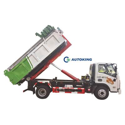 Cina 4X2 Drive Wheel Chinese HOWO 6-8 CBM Hook Arm Hydraulic Lift Containers Garbage Truck For Environmentally Friendly Hotels in vendita