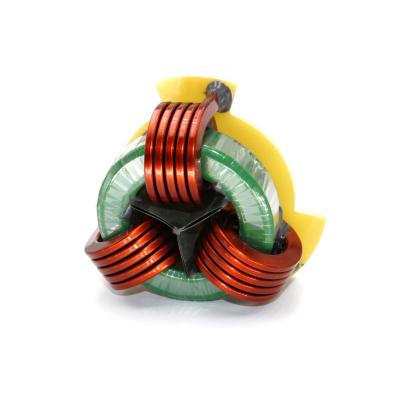 Cina Staggio del nucleo di ferrite toroidale uscita di potenza a tre fasi con avvolgimento verticale a filo piatto in vendita