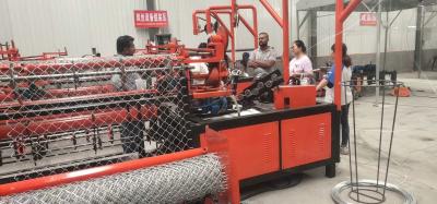 China 2m-4m Width Full Automatic Double /Single Wire feeding Chain Link Fence Making Machine for sale