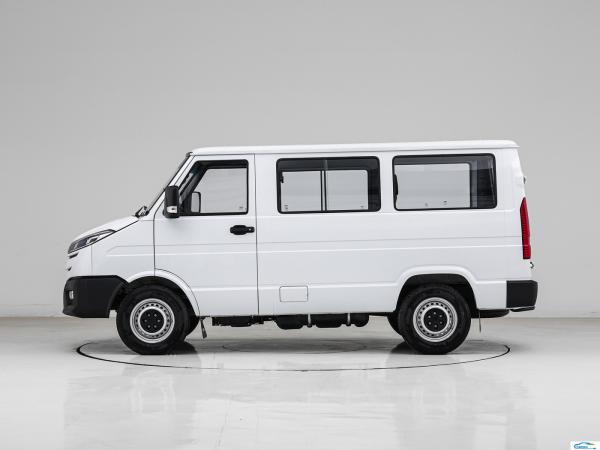 Quality Multi-functional Touch Screen MPV for Iveco Diesel Passenger and Freight for sale