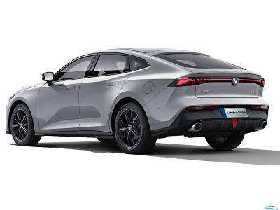 中国 左方向チェンガン UNI-V 2024 1.5T ガソリンセダン 燃料駆動車両 販売のため