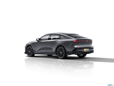中国 左方向チェンガン UNI-V 2024 1.5T ガソリンセダン 燃料駆動車両 販売のため