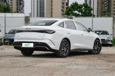 中国 グリーンエネルギーPHEVセダンByd 06Dm-I-2024 5席の容量と120kmの走行距離を持つモデル 販売のため