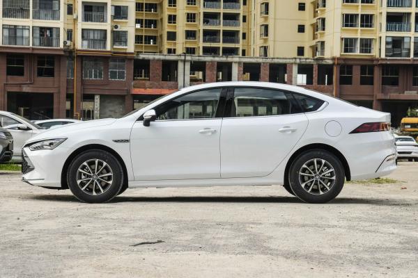 Quality BYD Electric Qin Plus Dm-2024 Dm-I Honor Version 55Km Compact PHEV Car with for sale