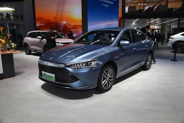Quality Spacious 5-Seater Compact Sedan BYD Qin Plus Dm-2024 Dm-I Honor Version 120Km for sale