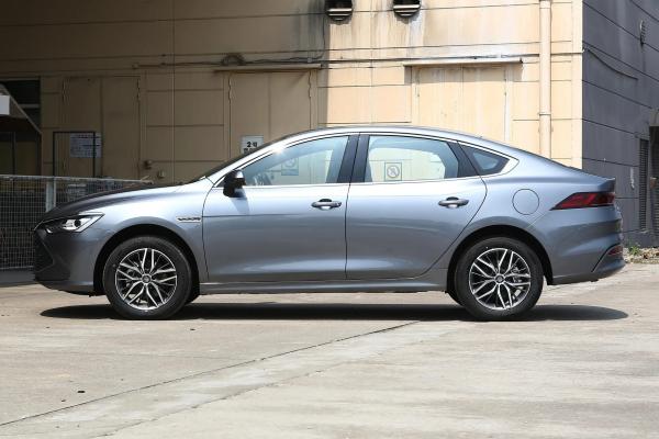 Quality Spacious 5-Seater Compact Sedan BYD Qin Plus Dm-2024 Dm-I Honor Version 120Km for sale