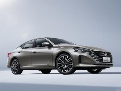Cina Autovettura a benzina dotata di sospensione posteriore multi-link in vendita