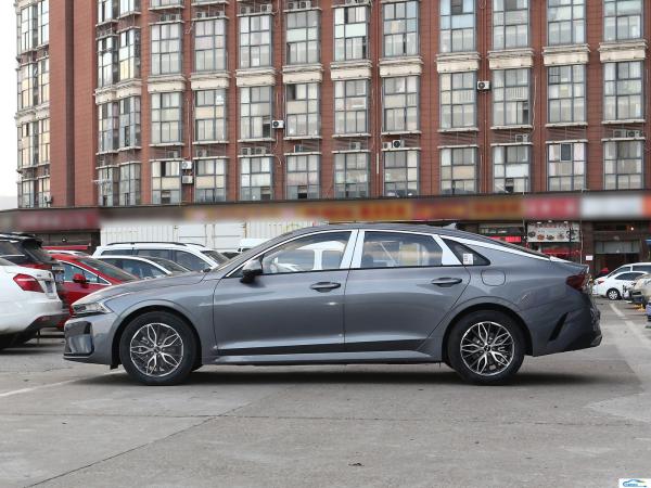 Quality 2023 2024 Kia K5 5-Door Sedan 1.5T 2.0T Gasoline Automobile for Hyundai for sale