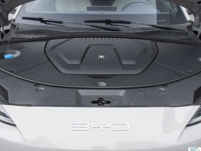 China Tech Heating Electric SUV 175km/h Max Speed 5-door 5-seater SUV with 5-star Safety Rating for sale