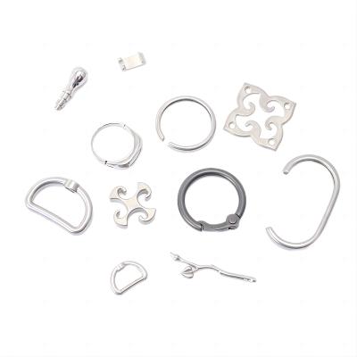 China Präzisionspulver-Bidirectional Metallspritzgießteile Karbidgürtel Buckle zu verkaufen