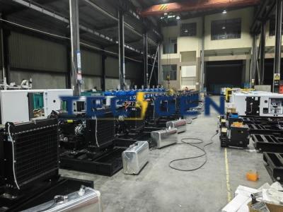 Cina Generatore diesel da 75 kVA silenzioso con serbatoio di carburante integrato in vendita