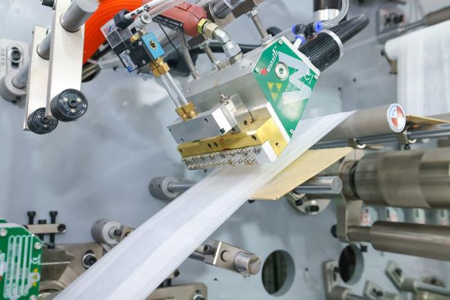 Full Servo Adult Diaper Production Line High Efficiency Machine with ISO