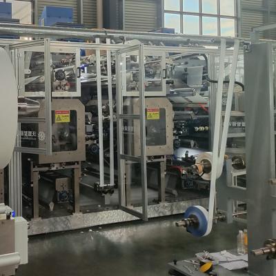 中国 異なる形と機能のための高速で革新的な成人用おむつ生産ライン 販売のため