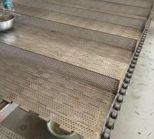Cina Nastro trasportatore perforato della landa del metallo di acciaio inossidabile SUS304 in vendita