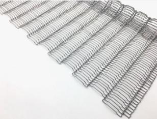 Cina Nastro metallico piano di acciaio inossidabile Flex Driven Oven Conveyor Belt per il dolce di raffreddamento in vendita