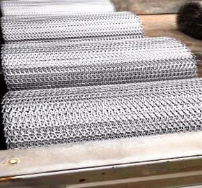 Cina Industria alimentare su misura Diamond Mesh Steel Plate Conveyor Belt in vendita