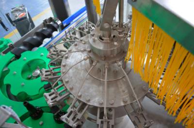 Cina Imbottigliatrice 2.5-8KW 3 della bevanda gassosa automatica in 1 controllo dello SpA in vendita