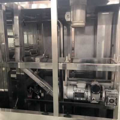 Cina Macchina di rifornimento automatica per una bottiglia da 5 galloni, macchina di rifornimento volumetrica d'argento in vendita