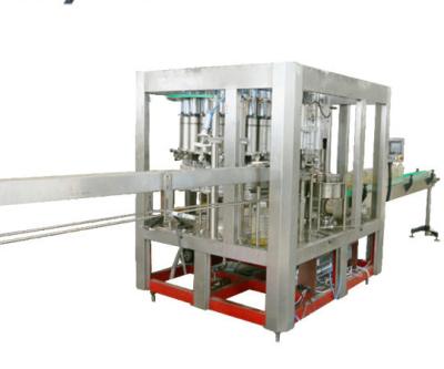 Cina tipo di coperchiamento di riempimento automatico di 10000bph Olive Oil Bottling Machine Linear in vendita