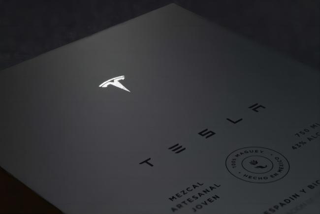 Tesla wine bottle packaging design