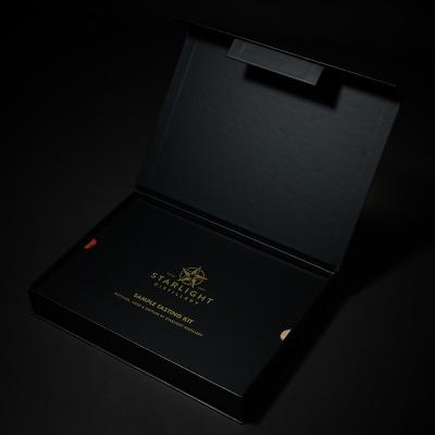 Cina Scatola regalo di lusso in cartone nero opaco per tre bottiglie di vino in vendita