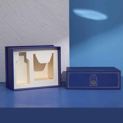 China Caixa de presente de embalagem rígida de vinho de papel azul de luxo reciclável com tampa à venda