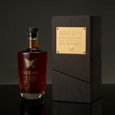 Κίνα Δερμάτινη επιφάνεια συσκευασία κρασιού κουτί 360 μοίρες περιστροφή ουίσκι ξύλινο κουτί καρδιάς με παράθυρο προς πώληση