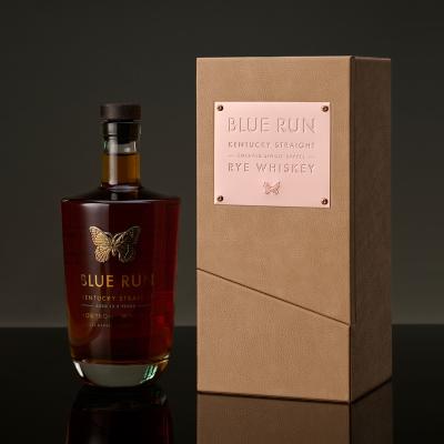 Κίνα Δερμάτινη επιφάνεια συσκευασία κρασιού κουτί 360 μοίρες περιστροφή ουίσκι ξύλινο κουτί καρδιάς με παράθυρο προς πώληση