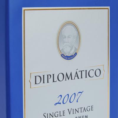 Cina Scatola per imballaggio vino whisky in carta e cartone rigido con coperchio e base, confezione regalo per vino in vendita