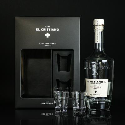 China Luxury Wine Gift Set Includes Bottle & 2  Wine Glasses Packaging Wine Glass Gift Set for sale
