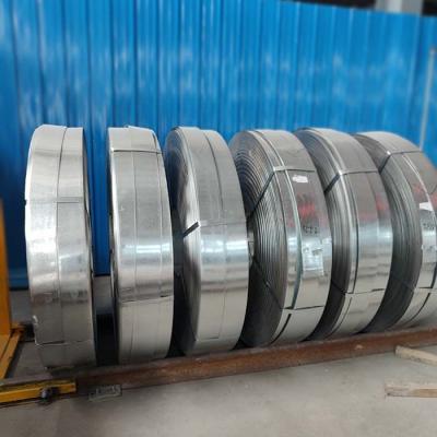 Cina Coil in acciaio al carbonio lavorato con macchine CNC per il trattamento della superficie nera laminata a caldo/a freddo in vendita