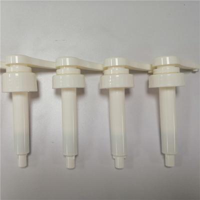 Cina Pompa bianca della bottiglia dello sciroppo di dosaggio 8CC di colore 38/410 per Juice Bottle in vendita