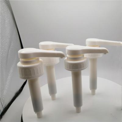 Cina Pompa bianca della bottiglia dello sciroppo di dosaggio 8CC di colore 38/410 per Juice Bottle in vendita