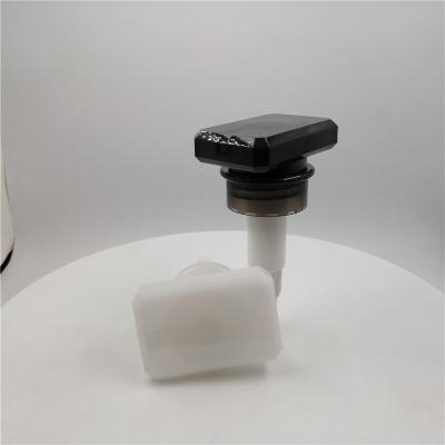 Cina Varia chiusura del volume 33/410 4cc Matte Black Soap Pump Smooth in vendita