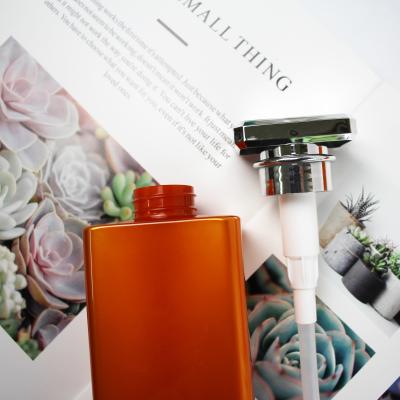 China De Fles van de het HUISDIERENshampoo van het lekbewijs 500ml voor Kosmetische Verpakking Te koop
